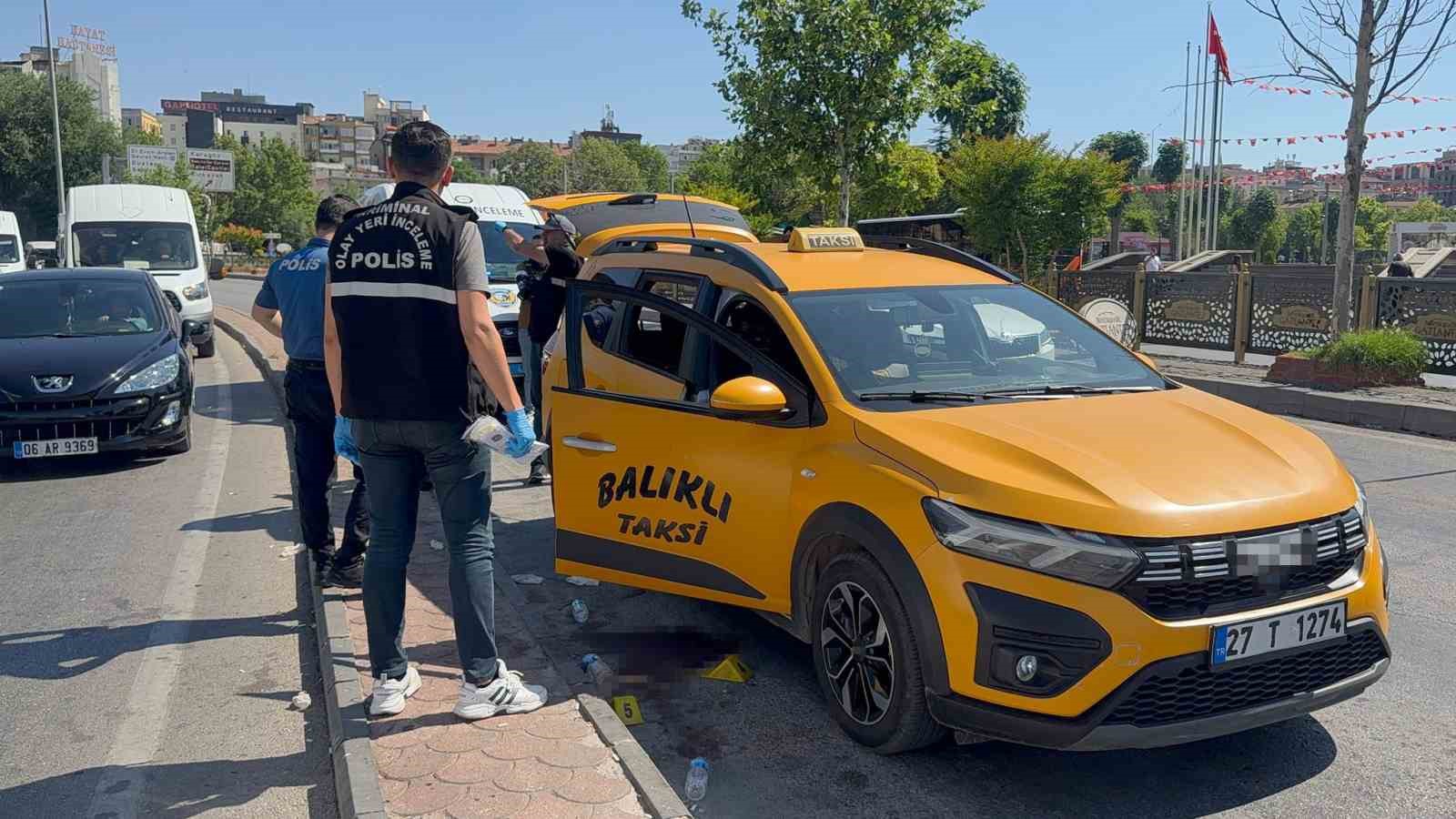 GAZİANTEP’TE TAKSİ DURAĞI ÖNÜNDE BIÇAKLI KAVGA: 6 YARALI
